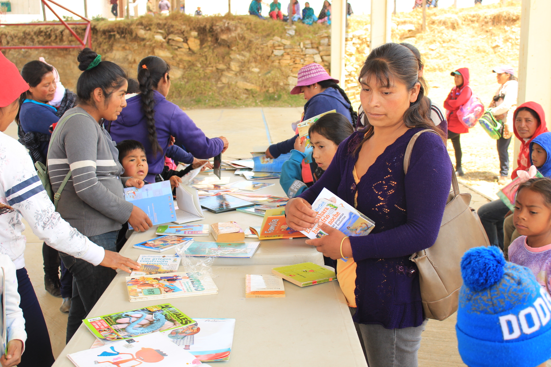 Compartiendo la magia de la lectura: CINIA participa en la donación de ...